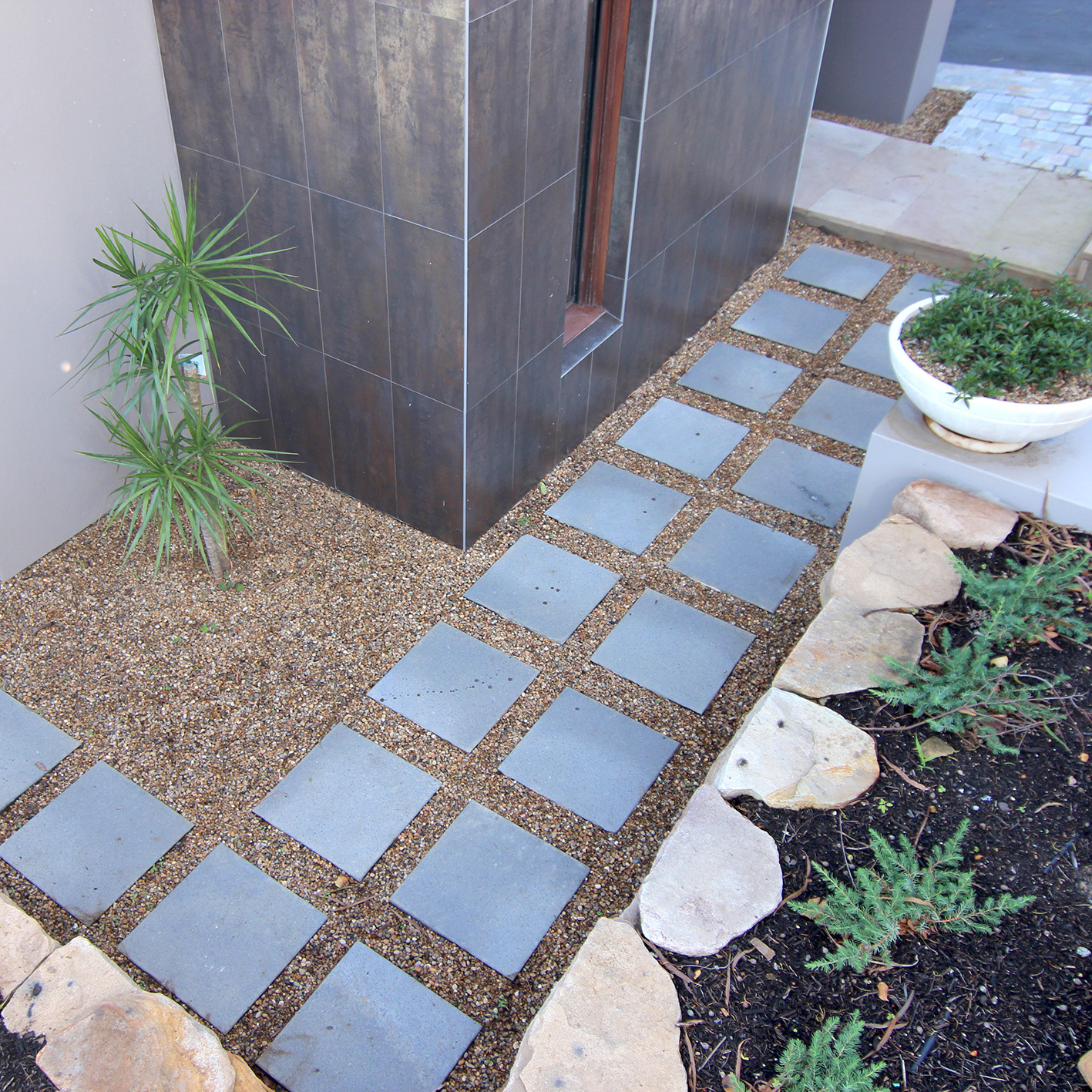 DIY Stepping Stones and Paths | Australian Paving Centre